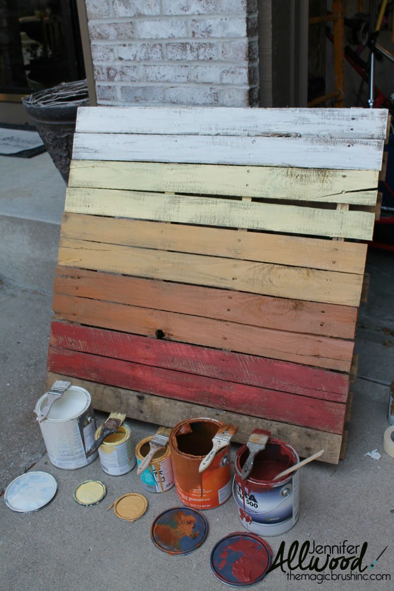 An Ombre painted pallet for fall decorations on your front porch