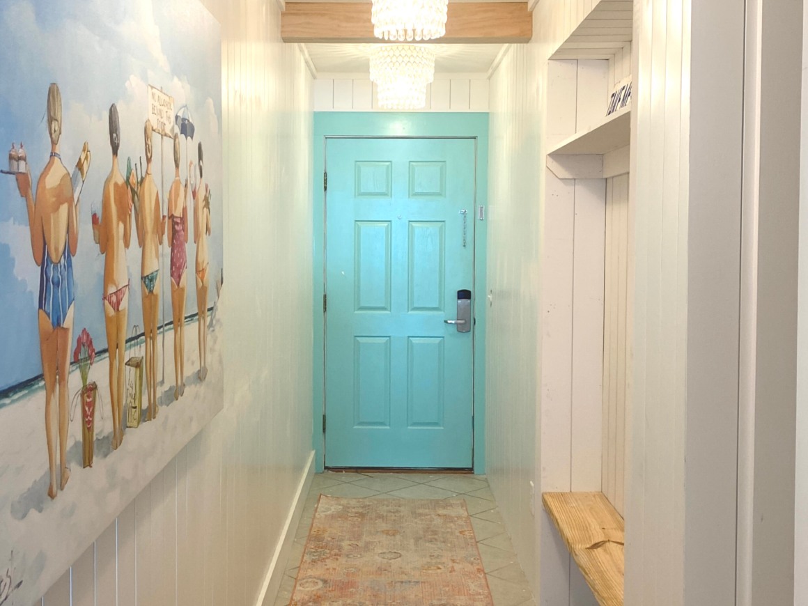 Spray Painted Mums - add Christmas sparkle to the porch | Magic Brush